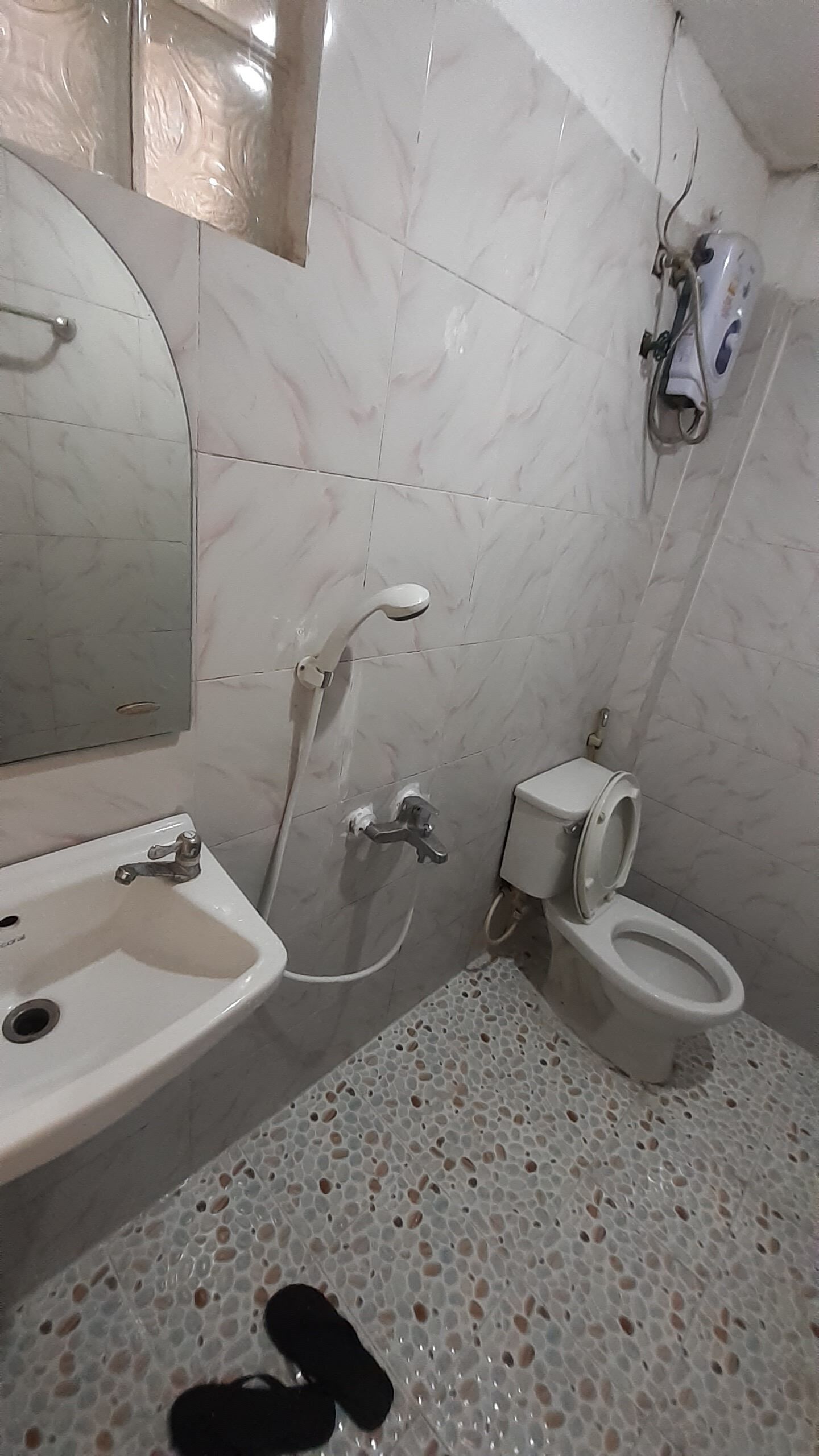 Quarto Duplo Básico, varanda | Casa de banho | Toalhas fornecidas, sabão, champô, papel higiénico 