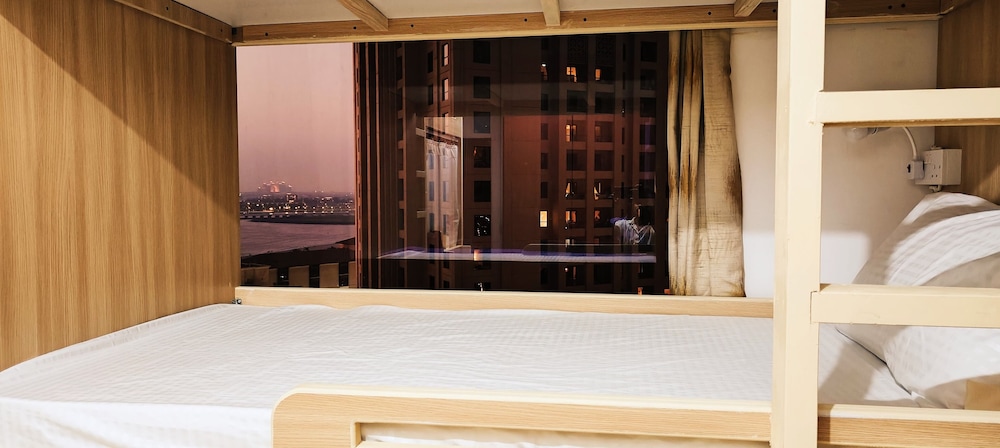 Seaside Hostels - Dubai