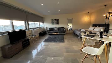 Apartamento, Vista para a cidade | 1 quarto, cofre no quarto, quartos insonorizados