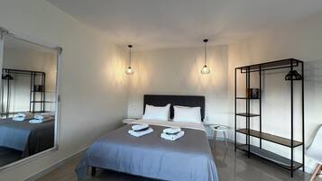 Apartamento, Vista para a cidade | 1 quarto, cofre no quarto, quartos insonorizados