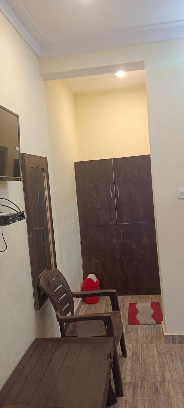 Pine Palace Homestay - 