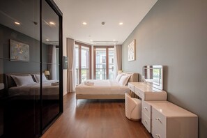 Apartamento Gallery, 3 quartos, varanda, Vista para a cidade | Roupa de alta qualidade, camas de colchão viscoelástico 