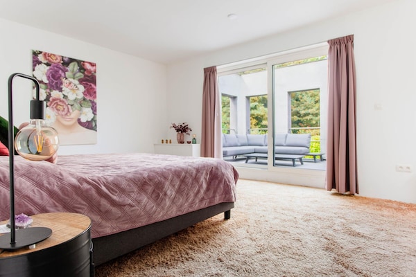 拉纳肯度假屋 泳池按摩浴缸和桑拿 - 馬斯垂克