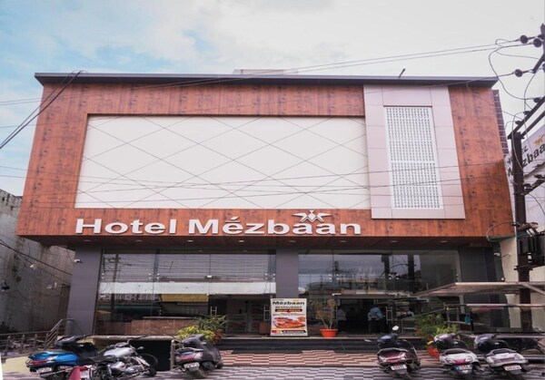 Hotel Mezbaan - Raipur