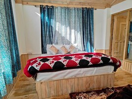 Suite Comfort, vista para a montanha | 1 quarto, lençóis de algodão egípcio, roupa de alta qualidade