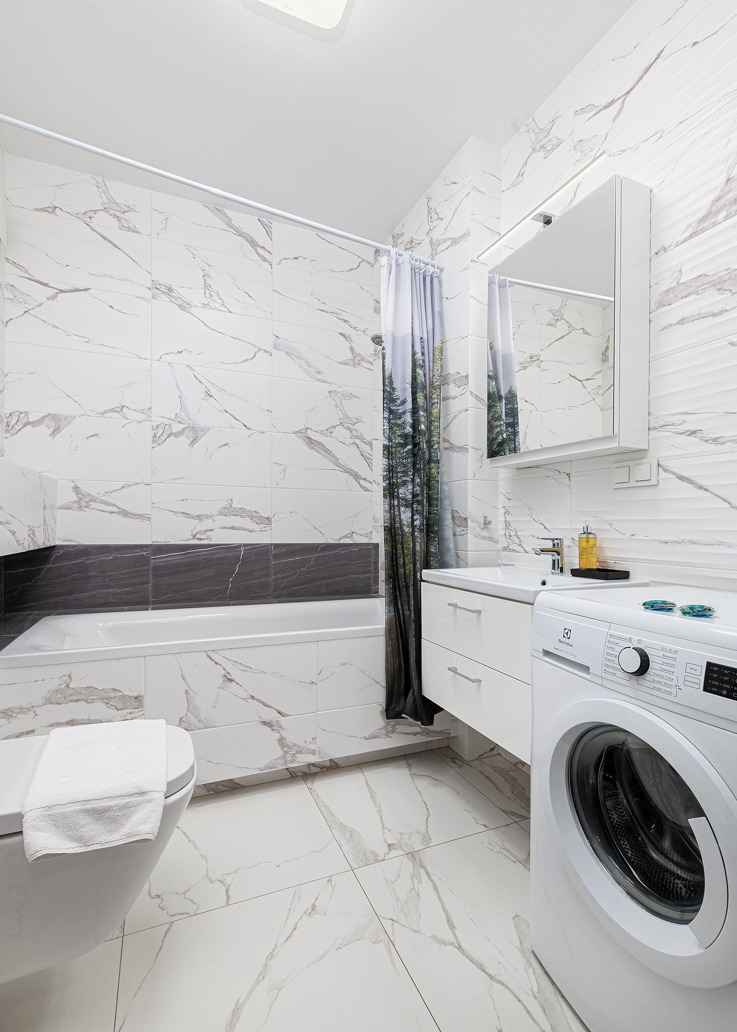 Apartamento, sacada | Banheiro