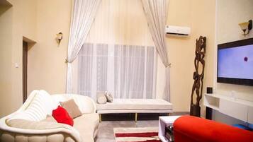 Apartamento Familiar, varanda, Vista para a cidade | Sala de estar