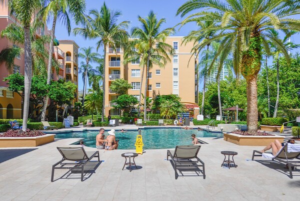 Lux Condo At Yacht Club 10min From Beach - Tidal Cove Waterpark, Aventura