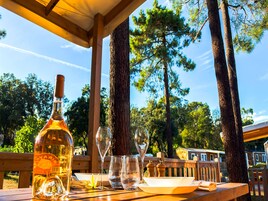 Casa Móvel Familiar, 3 quartos, ar condicionado | Terraço/pátio interior