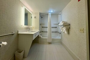 Suite, 1 cama king-size, não fumadores | Secretária, secretária adequada para computadores portáteis