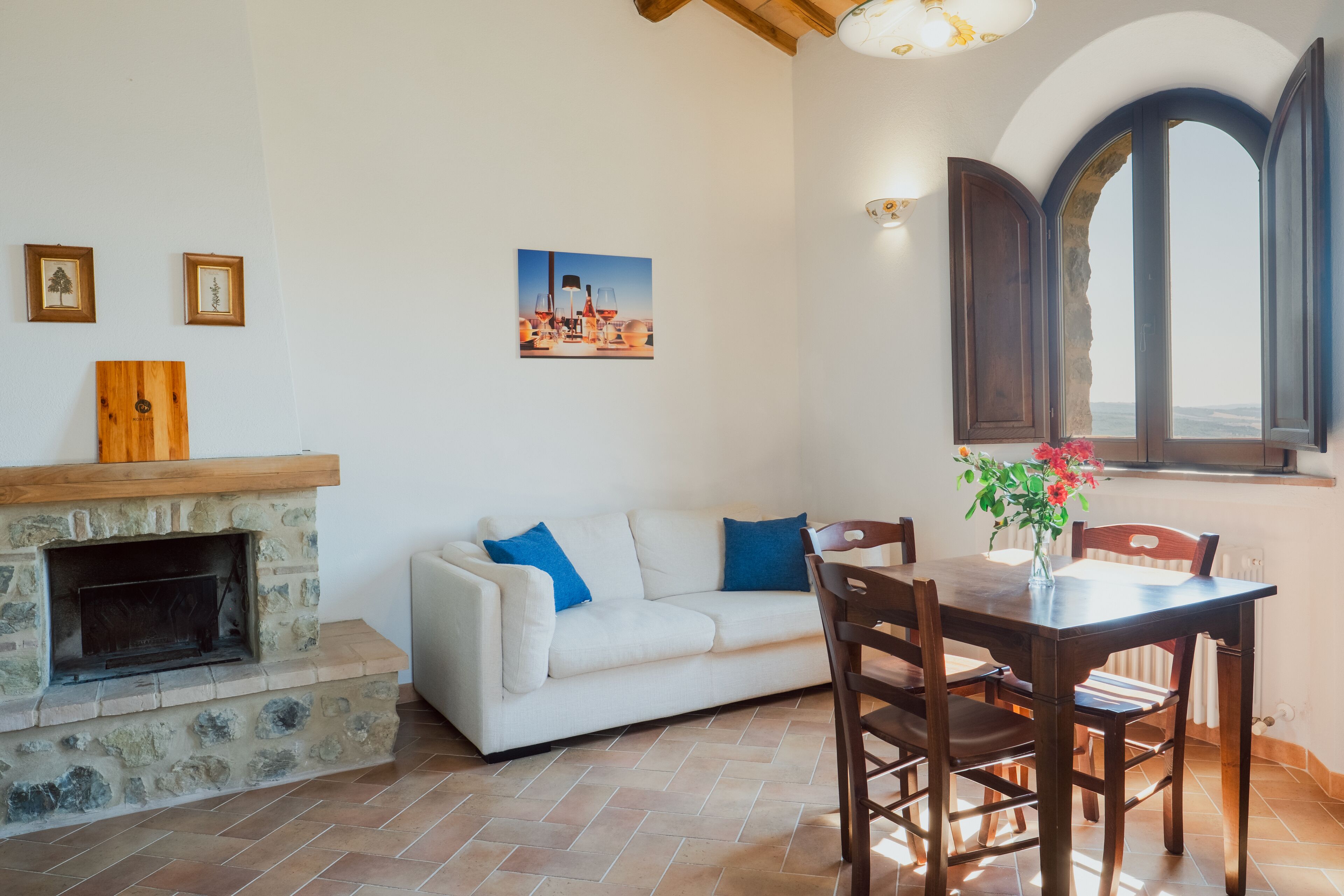 Apartamento Executivo, 1 cama de casal, ar condicionado | Sala de estar | TV de ecrã plano 