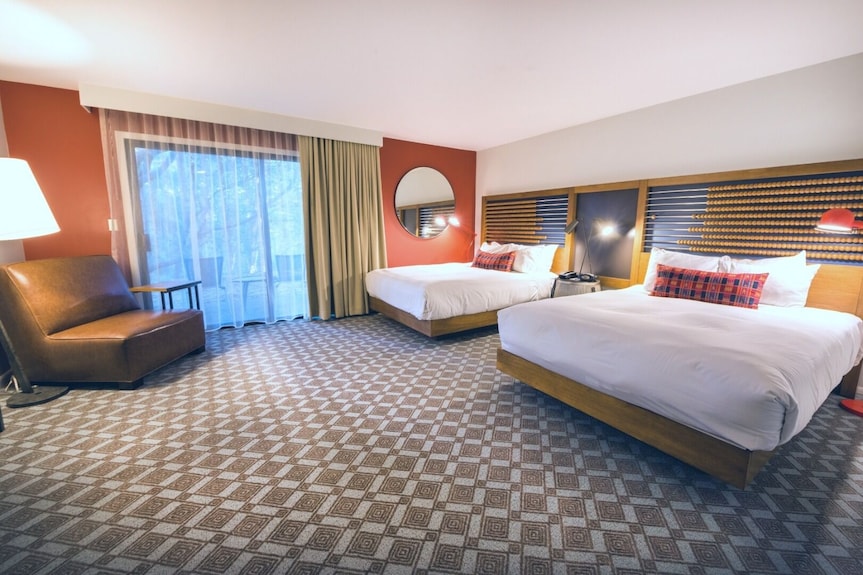 Santa Cruz Room Perfect For Pet Owners | 2 Spacious Rooms | Outdoor Fireplace - Santa Cruz, CA