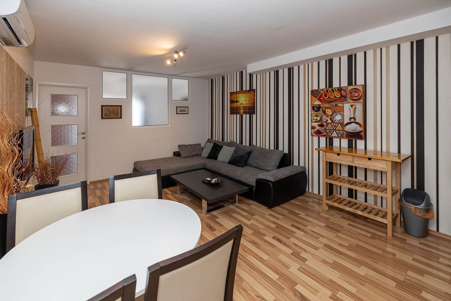 Fascinating Flat Just 200 Metres From The Beach With Sea Views, Pool, Barbecue, Lounge Area - Jadranovo