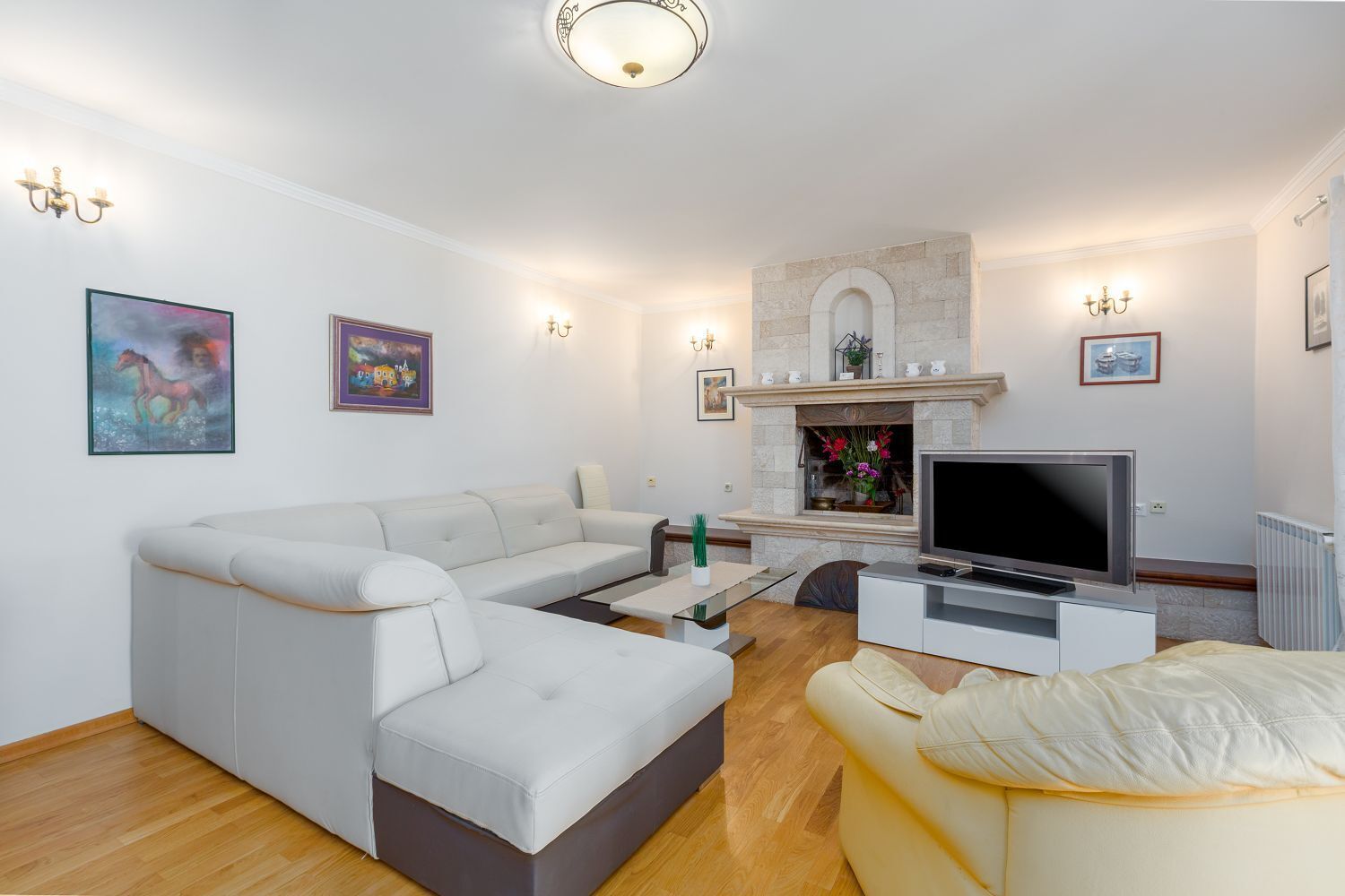 Cosy Flat With 60m2 Pool, Baby Cot, Washing Machine, Barbecue Area - Only 800 Metres To The Beach - Novigrad