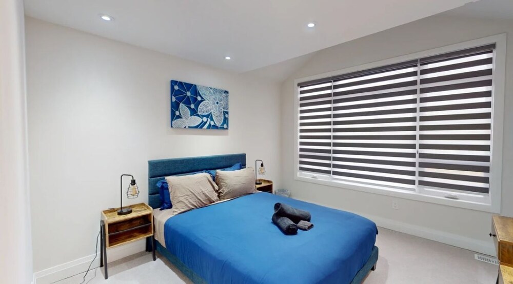 7BR ~ 15 PPL ~Ultimate Luxury Family-Friendly Stay - Brampton | Vrbo