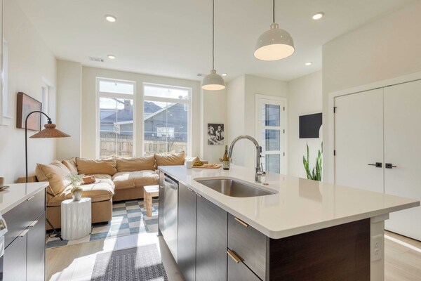 The Stage By Avantstay Chic 4bdr W/ Covered Balcony Modern + Newly Built - Nashville, TN