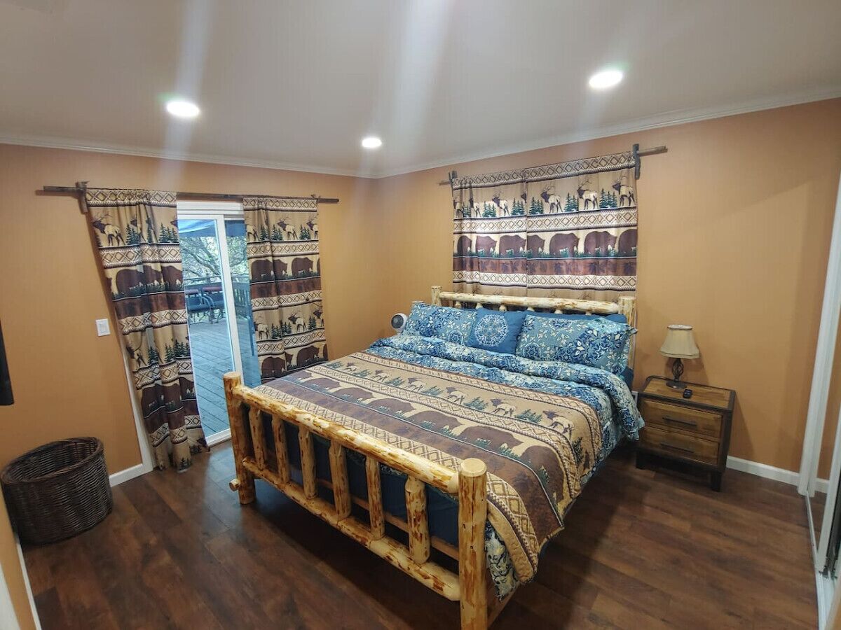 Mountain Cabin Near Yosemite Free Parking Wifi - Groveland, CA