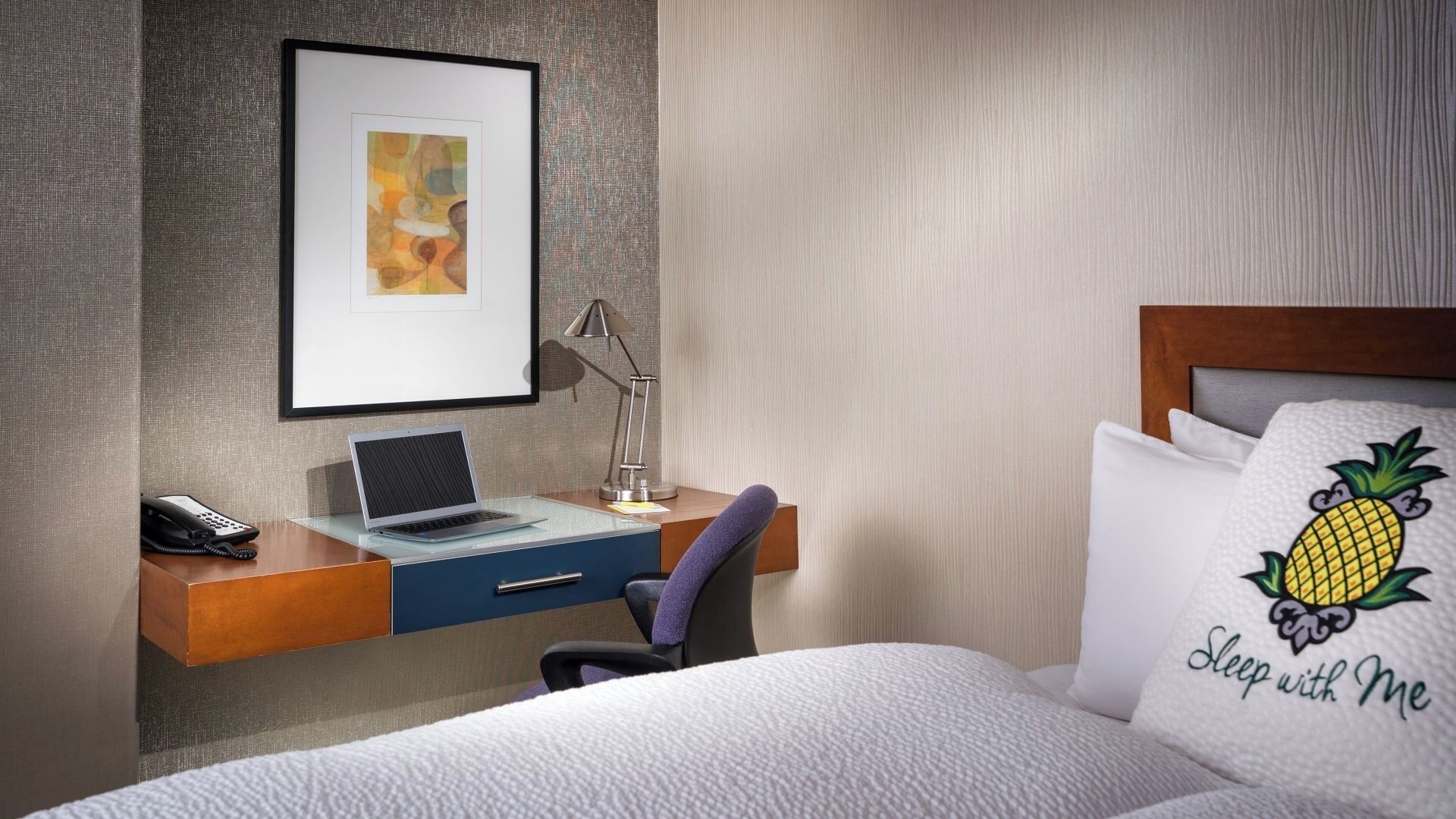 Cozy Room Perfect For University Visits, W/ Tea/coffee Maker - Seattle, WA