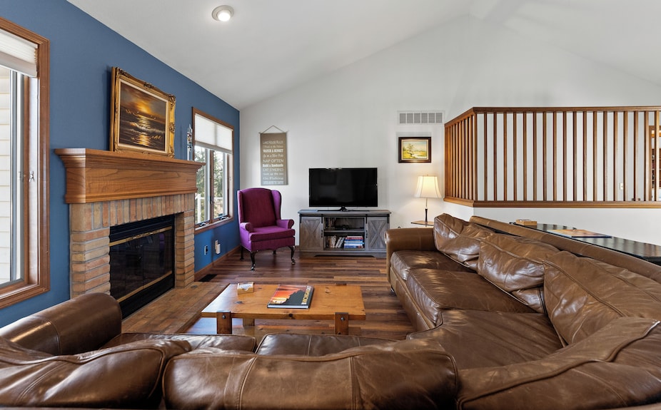 Experience Lakeside Luxury At Sunset Cove, A Spacious 5-bedroom Home - Grand Haven State Park, Grand Haven