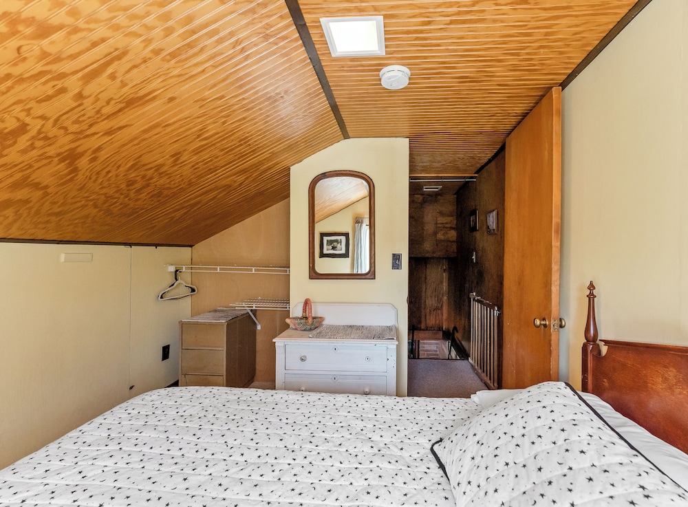 Serenity Beach, just steps from the beautiful shores of Lake Michigan ...