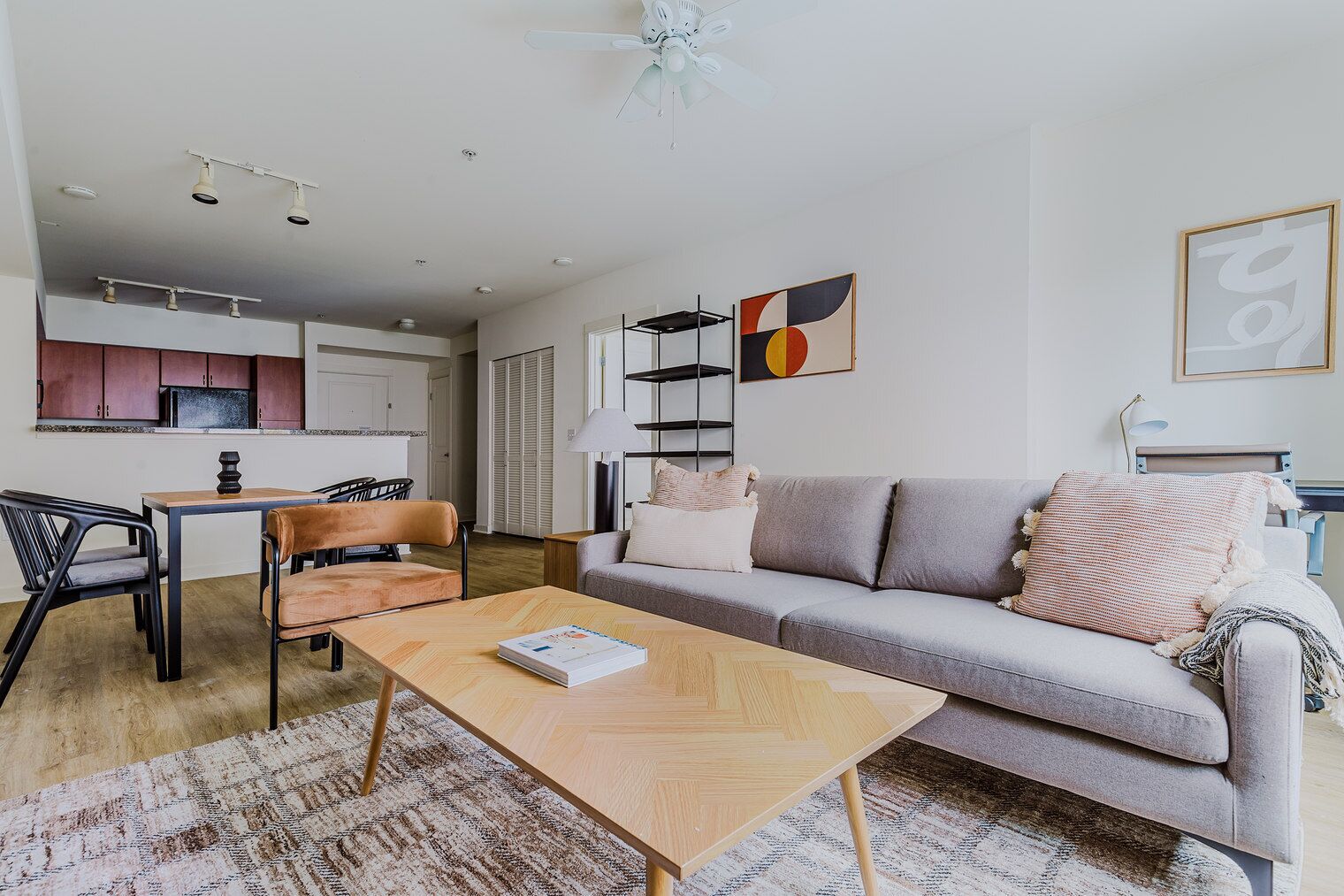 Blueground | Bellevue, W/d, Nr Downtown Park - Issaquah, WA