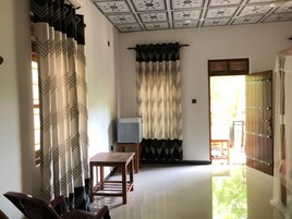 Cabana de Madeira Superior, vista para o jardim | Minifrigorífico