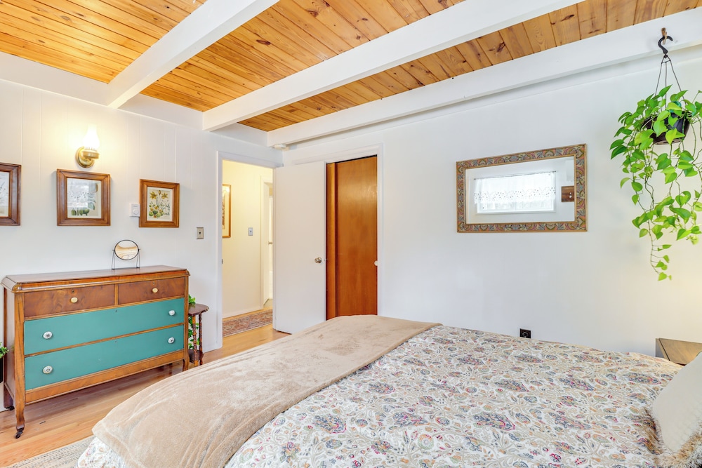 8 Mi To Big Boulder Mountain: Cabin W/ Decks! - Jim Thorpe, PA