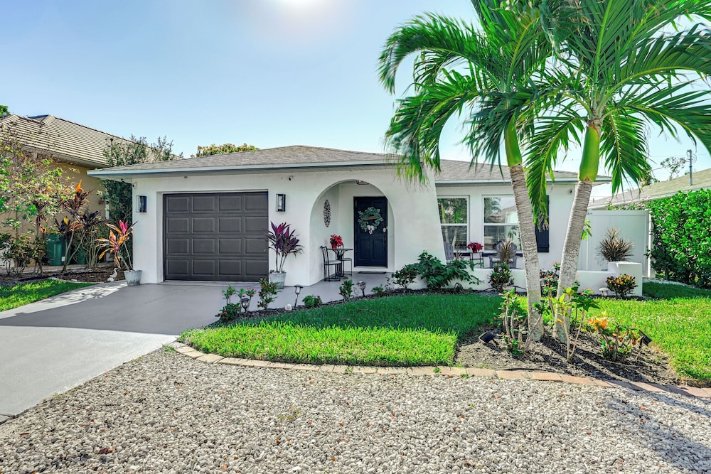 1 Mi To Beach: Naples Home W/ Outdoor Oasis - Naples, FL
