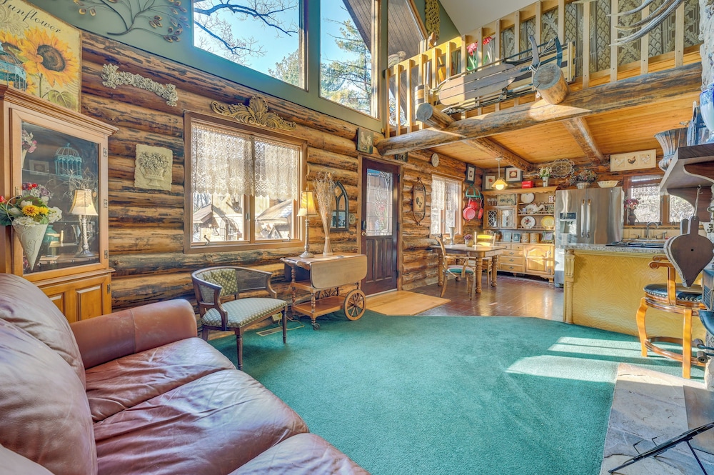 Walk To Saylorville Lake: Spacious Home W/ Deck! - Saylorville Lake, IA