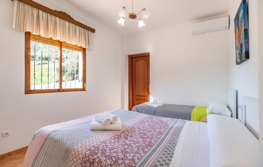 Magnifique Maison De 3 Chambres à. - Iznájar