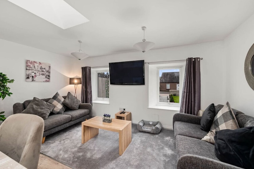 Charming Forfar House + Hot Tub - Forfar