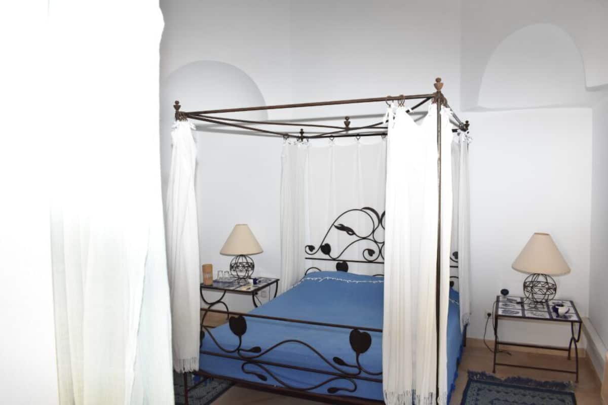 Quarto Duplo Deluxe | 7 quartos, Wi-fi grátis, roupa de cama fornecida