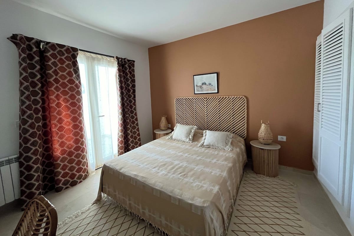 7 quartos, Wi-fi grátis, roupa de cama fornecida