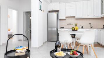 Apartamento | 2 quartos, escrivaninha