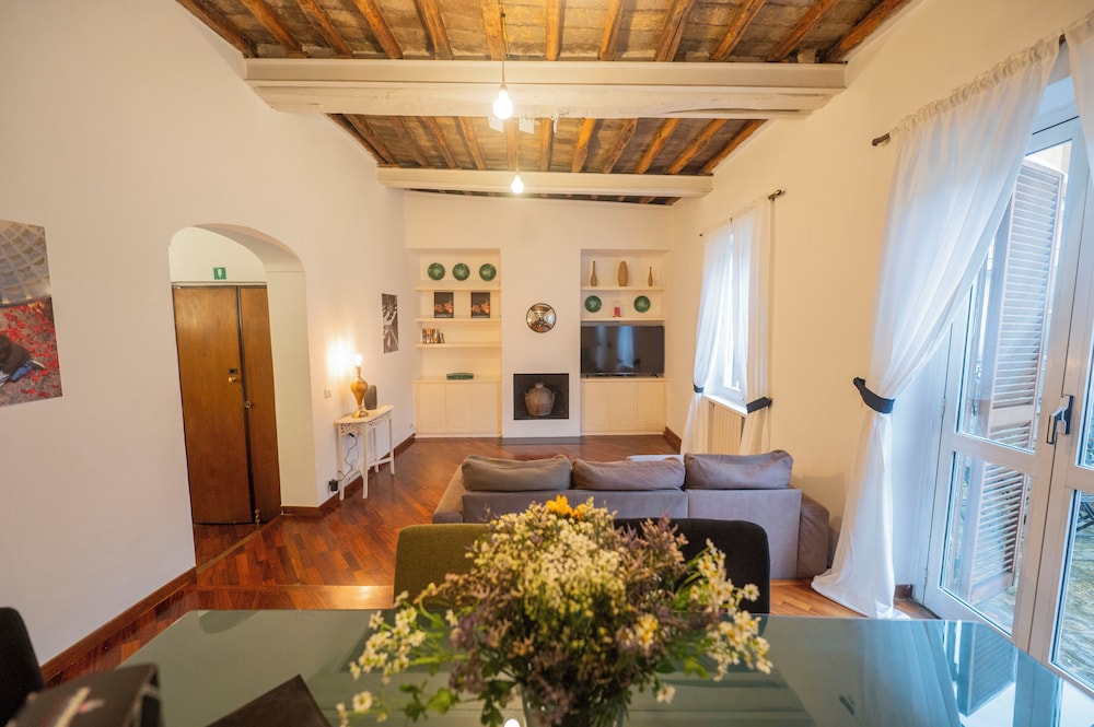 Pantheon Apartments - Monti