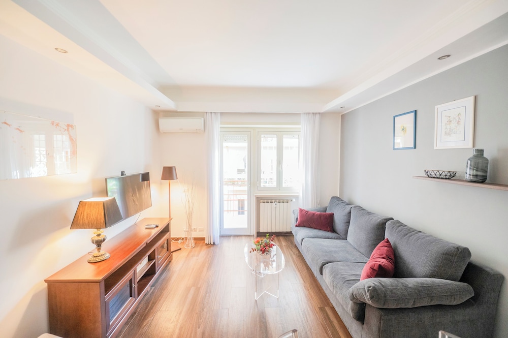 Lovely Design Apartment With Balcony - Rome