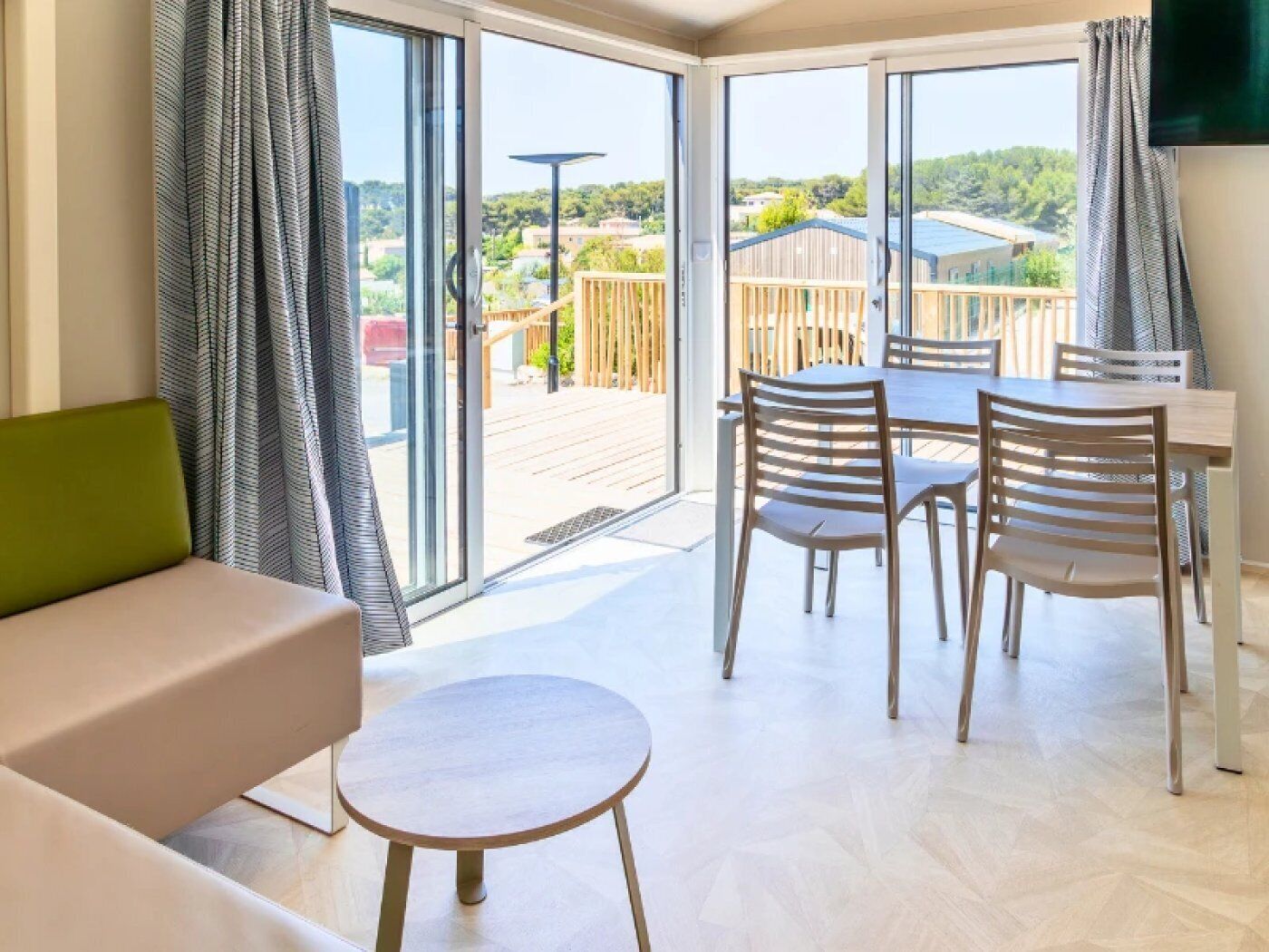 Zecamping 3 éToiles Piscine Chauffée Locatif Tv Lv Bbq 33m2 - Martigues