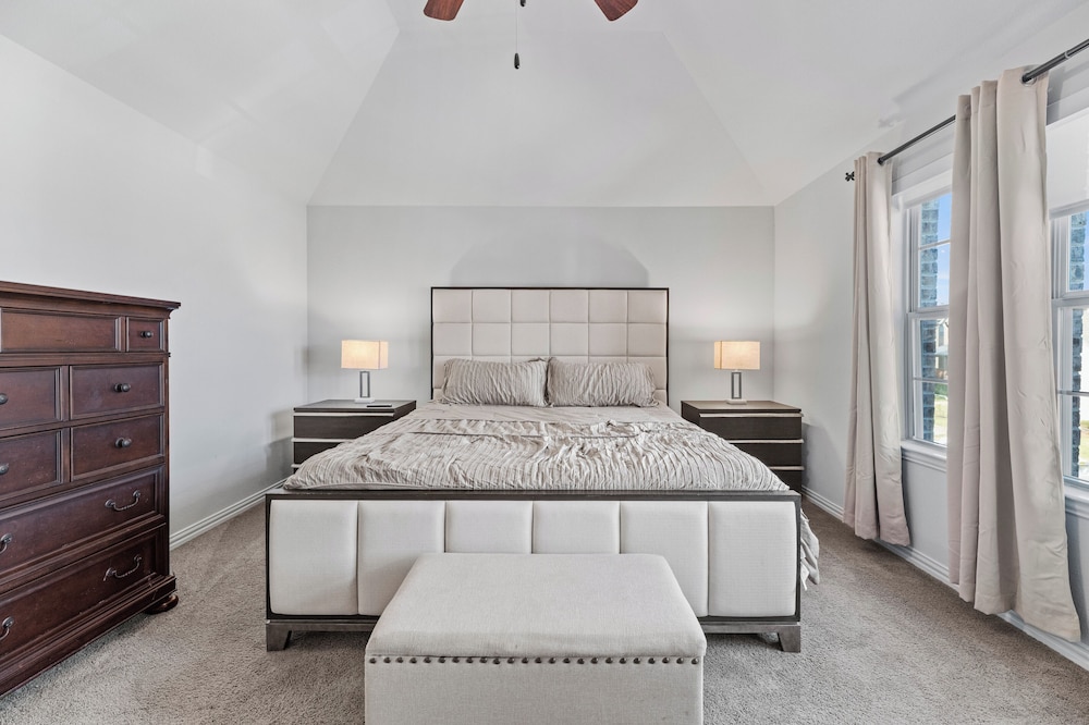 Modern Allen Prairie Retreat- 3-Bedroom Hidden Gem - Allen | Vrbo