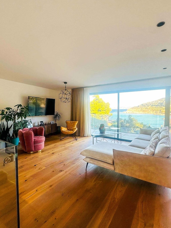 Sublime Waterfront Villa - L'Île-Rousse