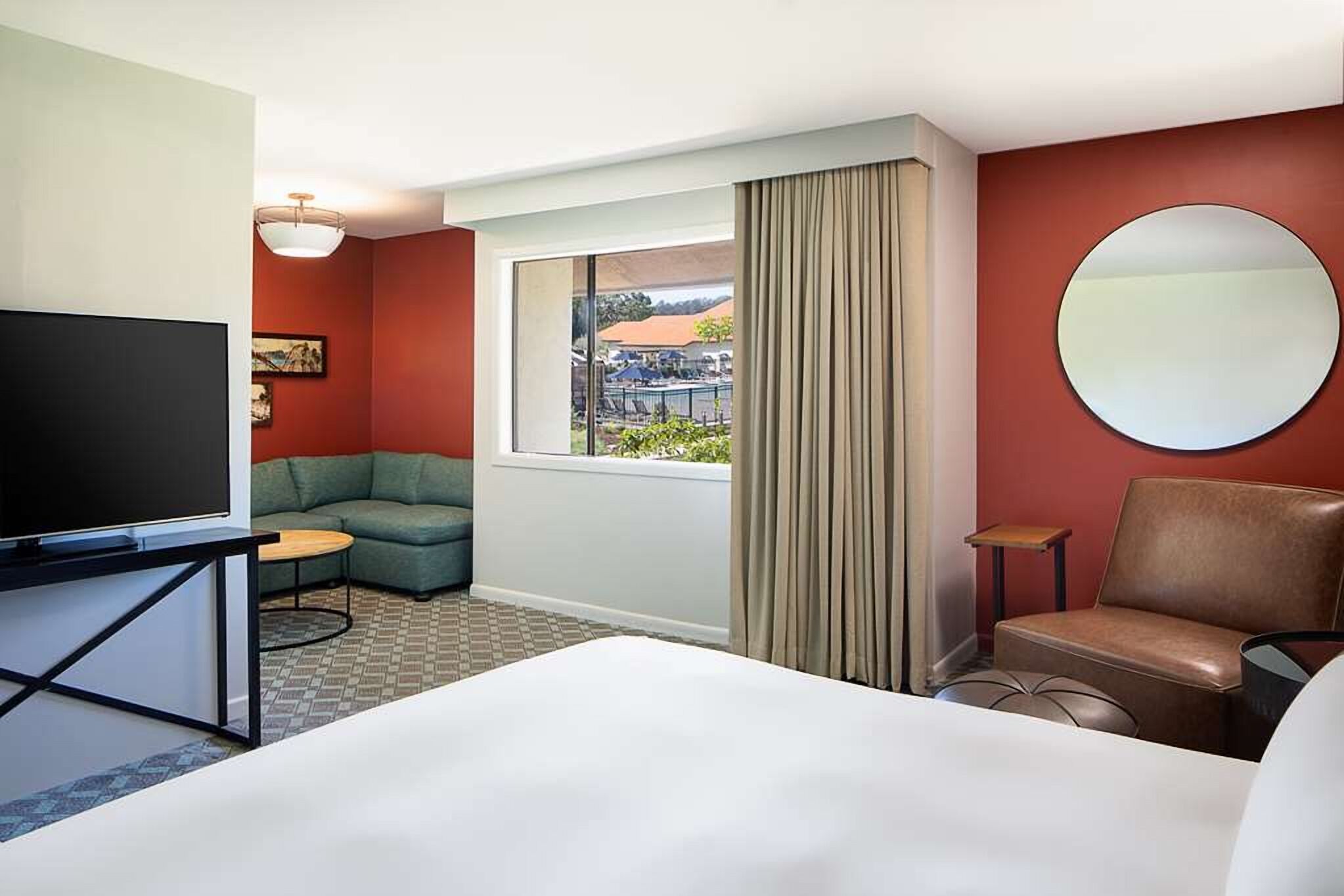 Couple Nature Retreat | Spacious Suite W/ Resort View | Outdoor Pool Access - Santa Cruz, CA