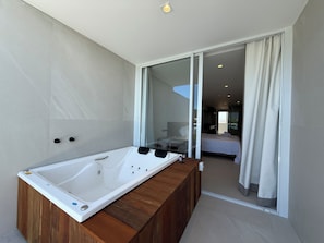 Suite Master | Banheira de hidromassagem