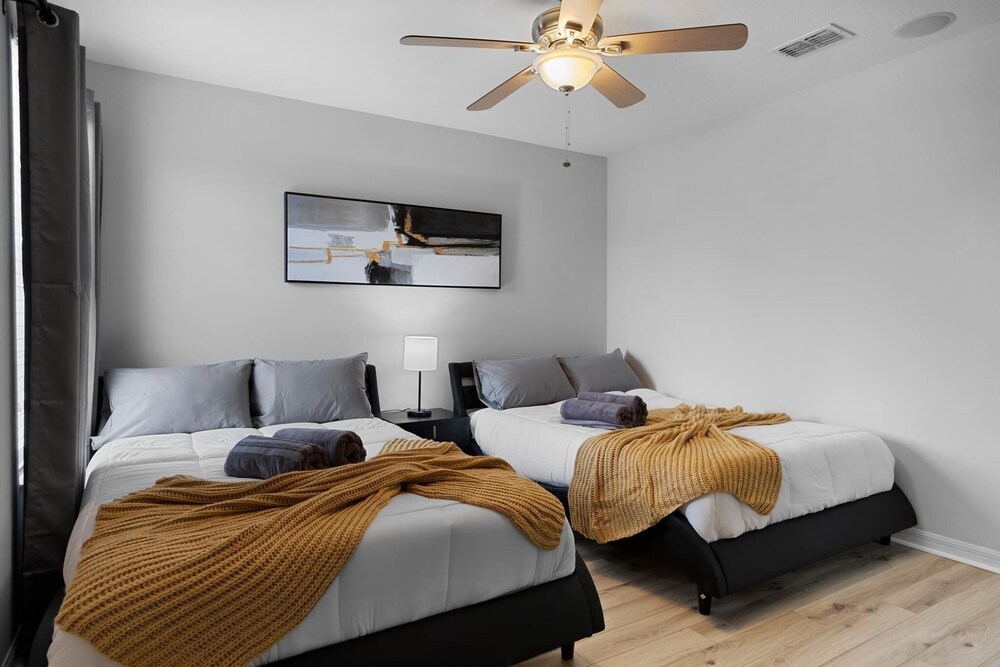 Sun, Fun, & Disney too! 5BR Luxury Vacation Home for All Ages ...