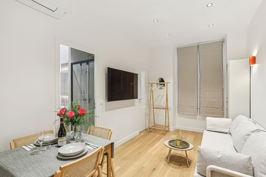 Lavie Maison : Ac & Hot Tub Close Arc De Triomphe - La Garenne-Colombes