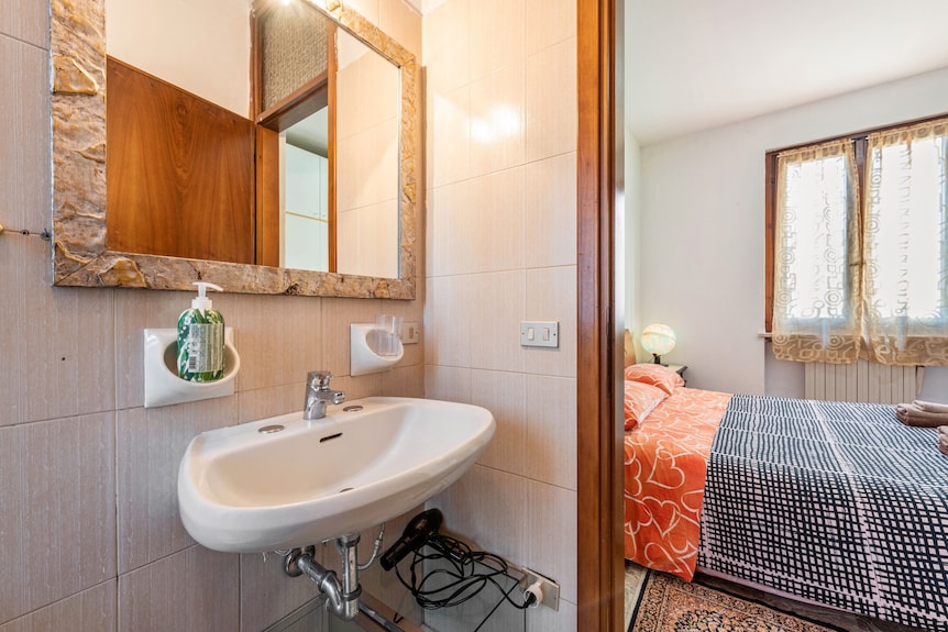 Apartment 'Desenzano Bilocale Con Posto Auto' With Shared Garden - Desenzano del Garda