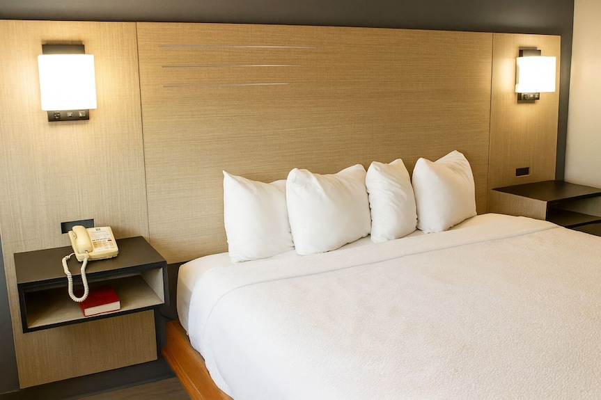 Relaxing Room Inn Room Near Interstate 40 And Close To Downtown - Fort Smith