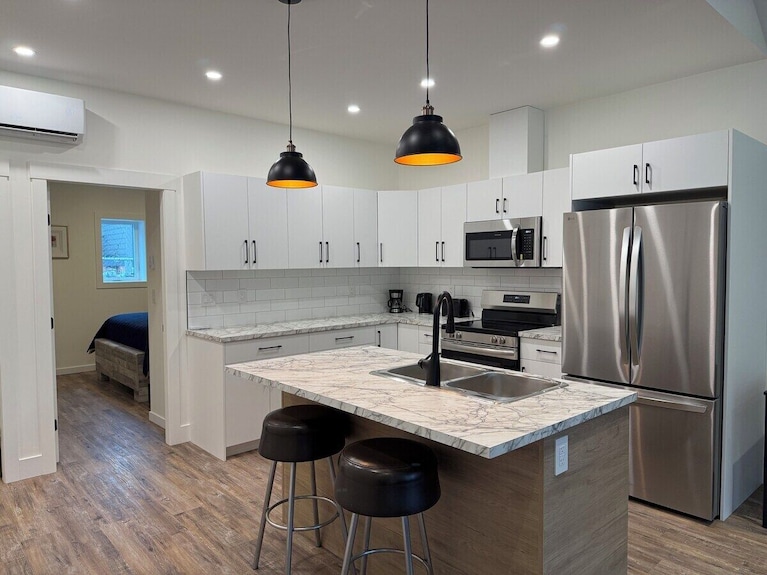 Mara Spring Lodges - Towhee Mountain Lodge 4 - 브리티시컬럼비아