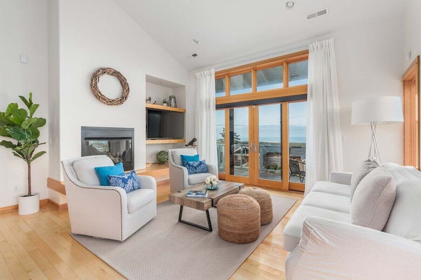 Capeside Lookout | Huge Views, Pool Access, Dog Ok - Pacific City, OR