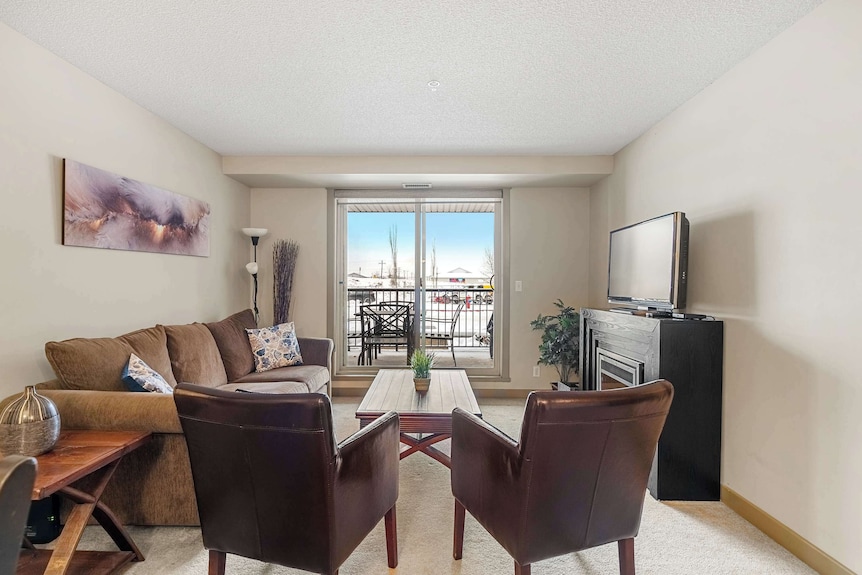 Aspen Retreat | Year-round Getaway | Hot Tub & Gym - Invermere