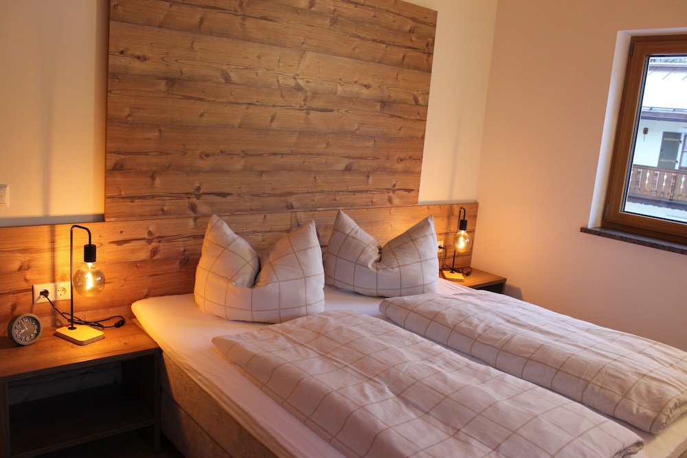 Vacation apartment Untersberg, 78 sqm, 2 separate bedrooms, living ...