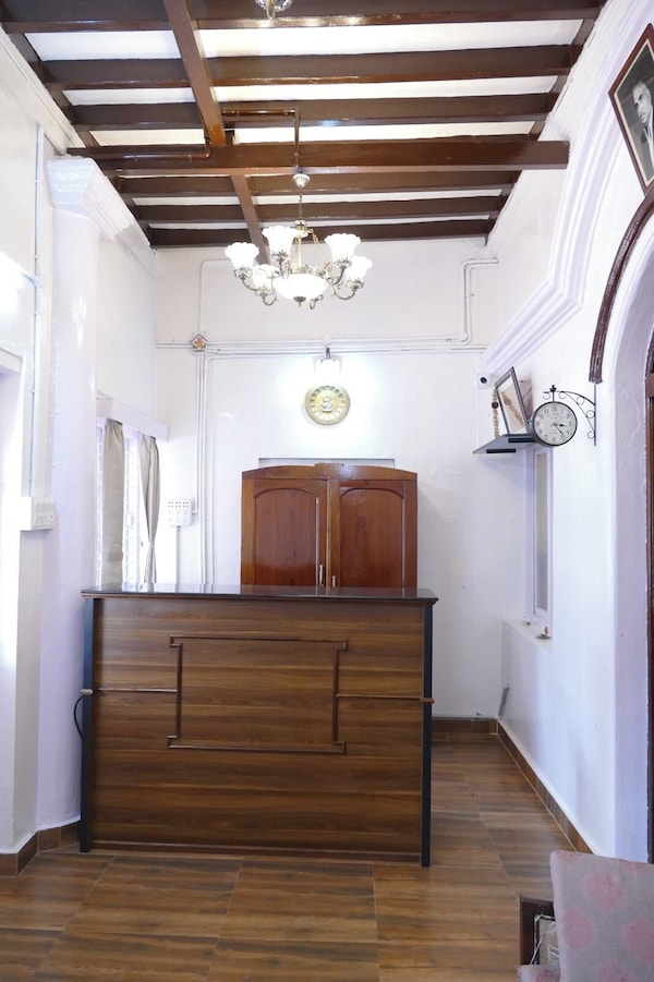 West Berry Vintage - Ooty